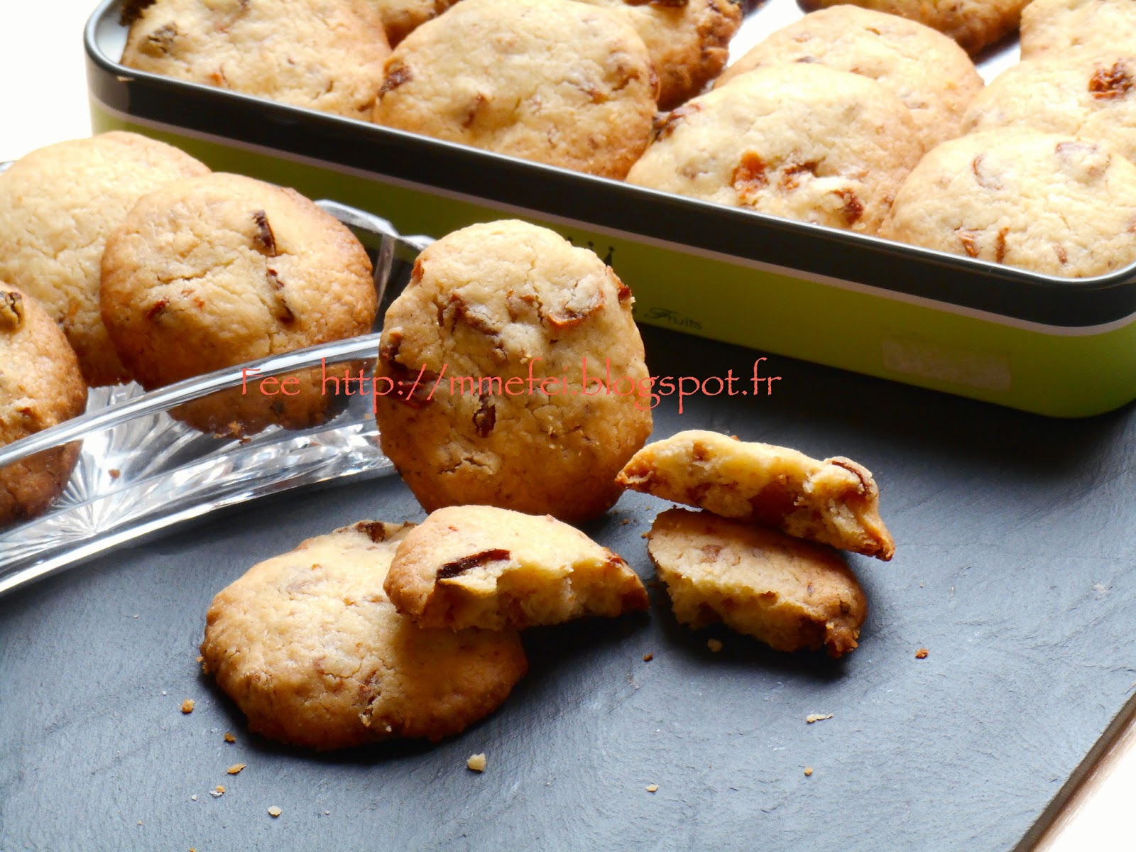 fee kitchen: Biscuits aux figues sèches et aux abricots secs 無花果乾和蜜桃乾餅乾