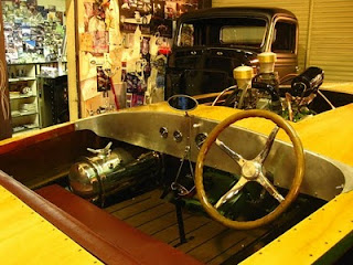 Crackerbox Racing Boats: Cracker Box -- flathead motor