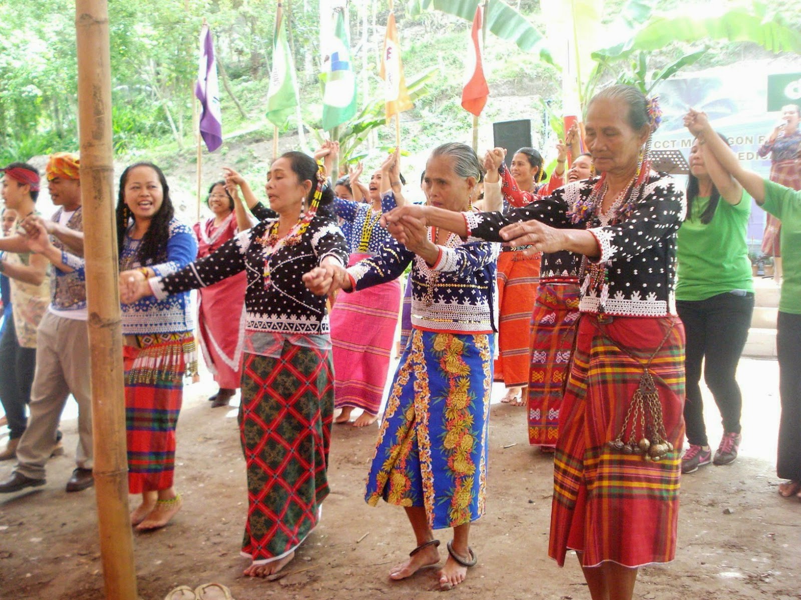 Malungon Retreat and Community Resource Center: B'laan Dance, Costumes ...
