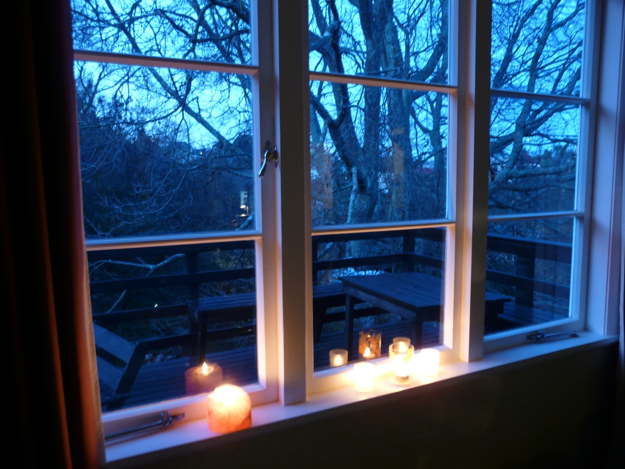 Elmtree: Interior at night.