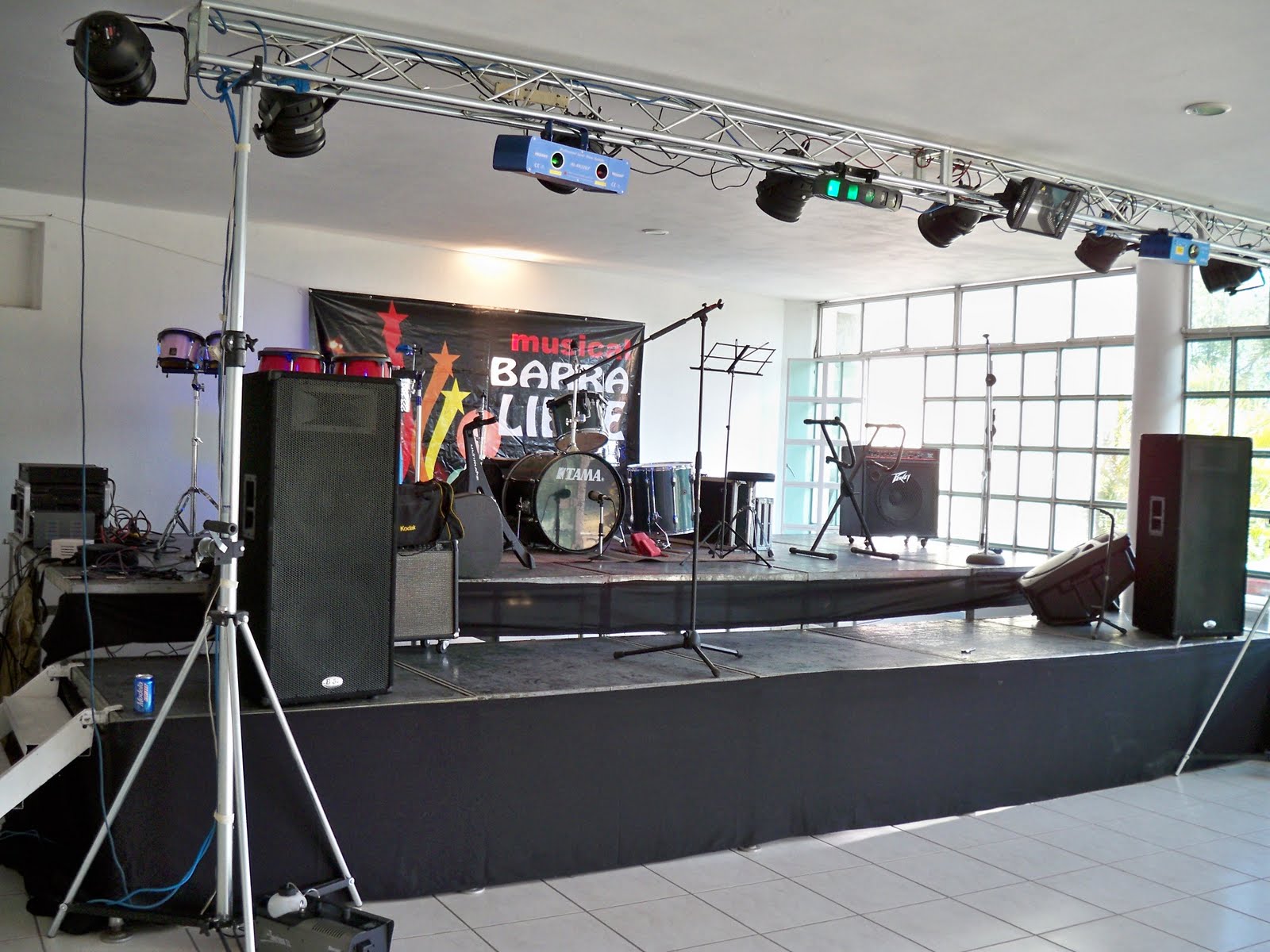 Musical Barra Libre: ESCENARIO