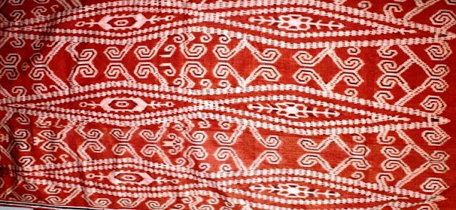 Kain Tenun Ikat Dayak Iban Kalimantan Barat