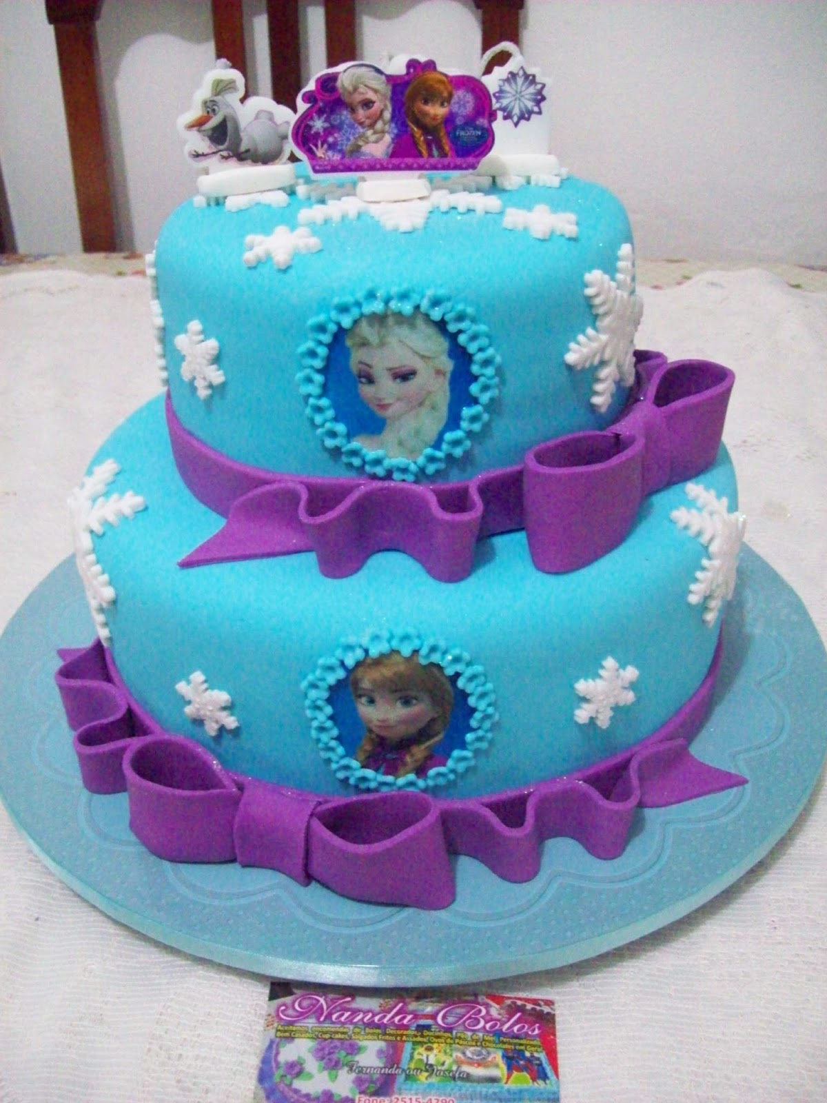 Nanda Bolos: BOLO DECORADO TEMA FROZEN