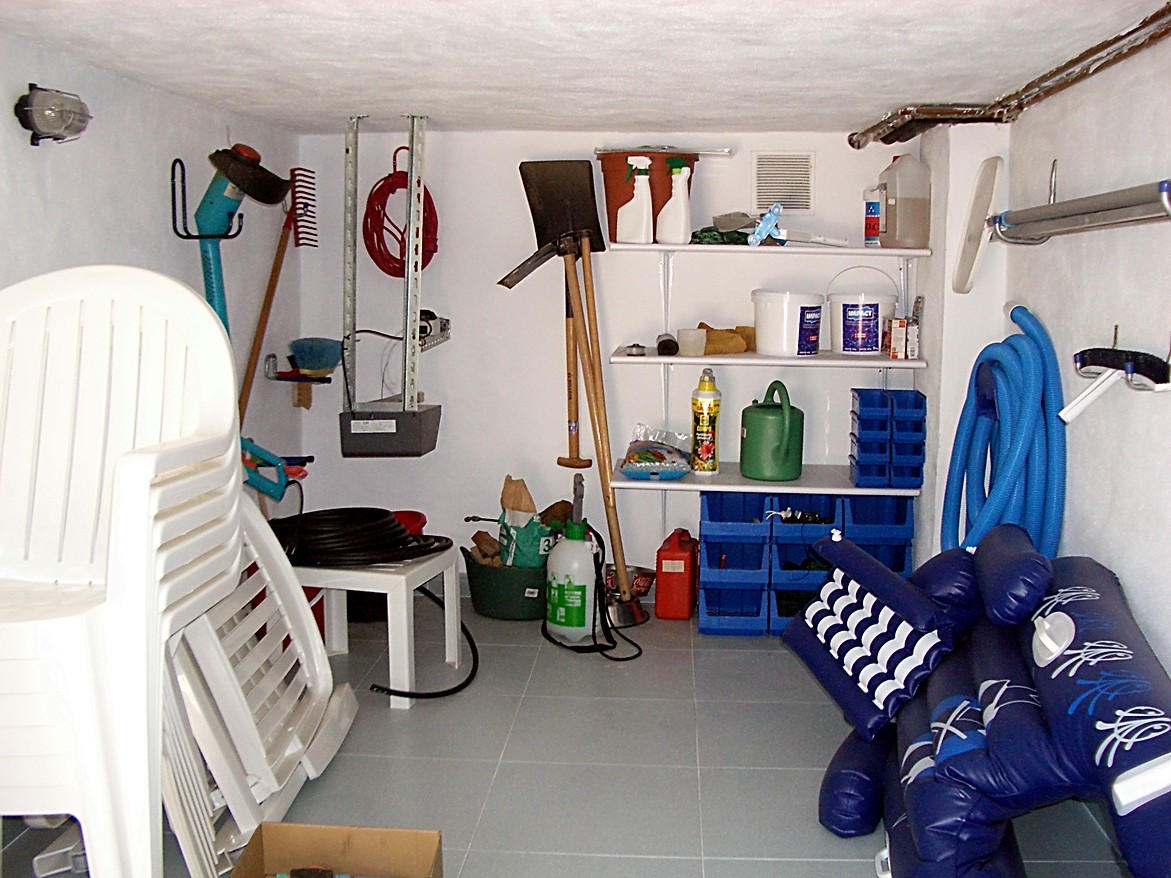 Viviendas Coruña Viviendas Coruña: Trasteros en propiedad, pequeña ...