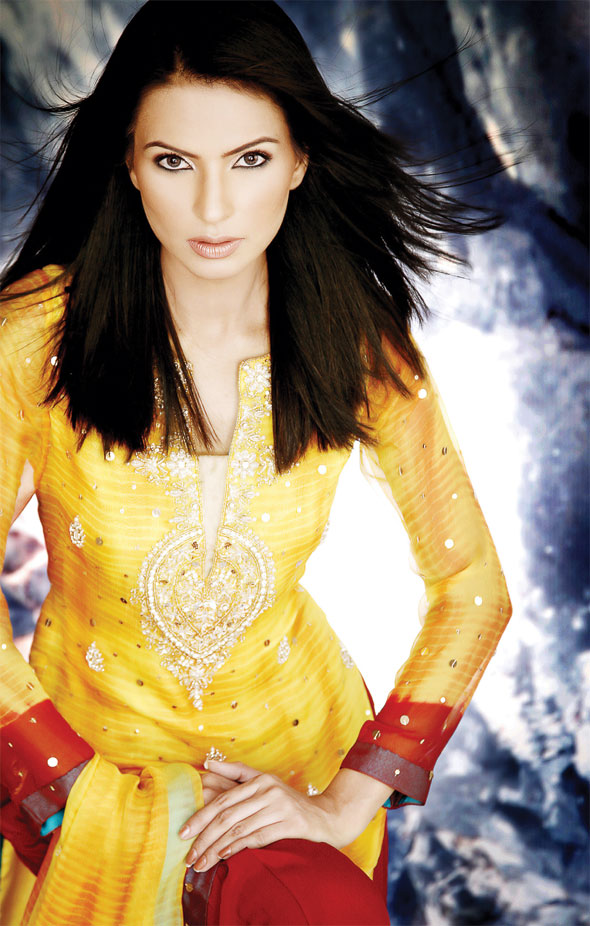 Fashion & Beauty Tips: Pakistani Super Model Fauzia