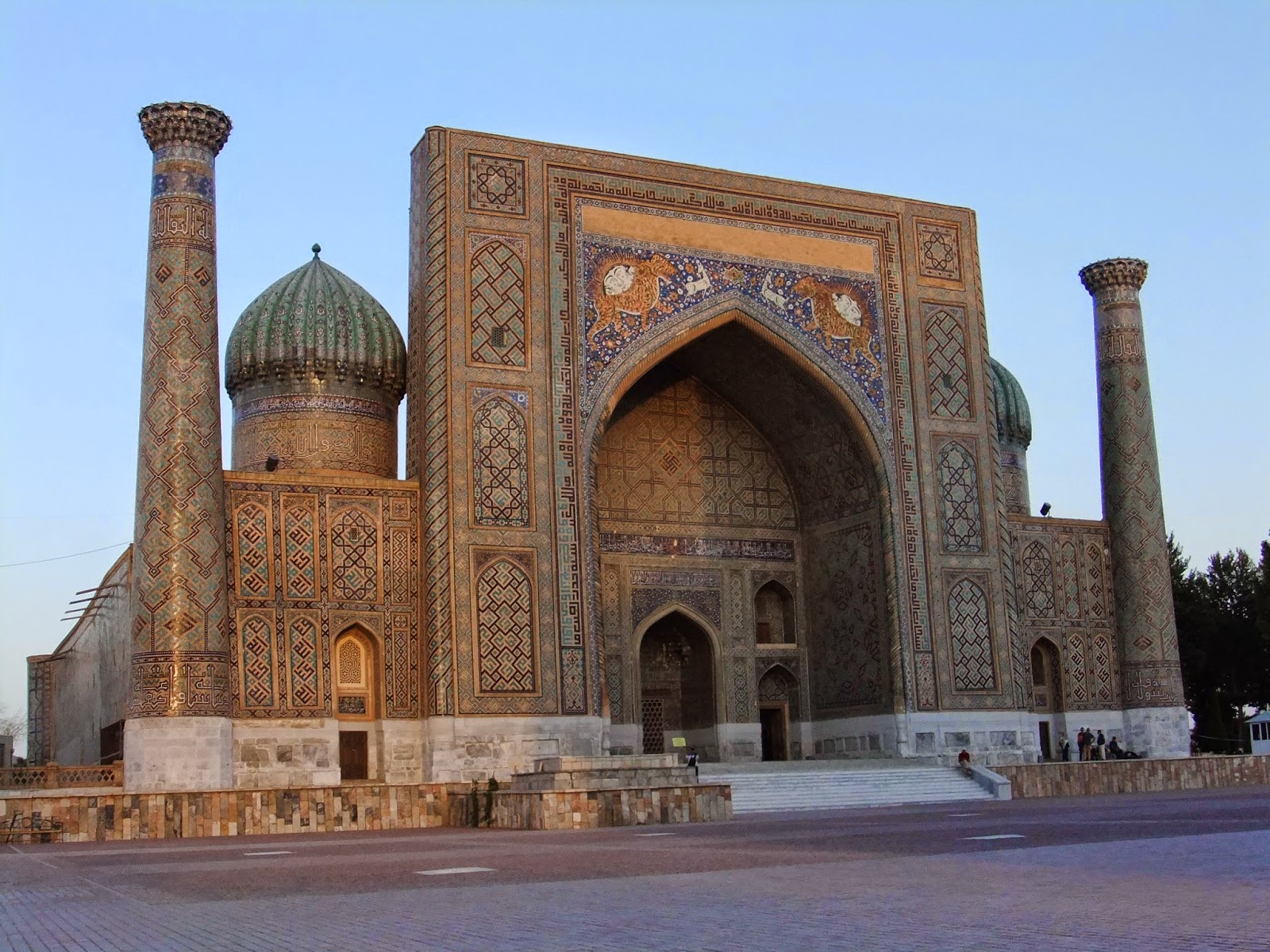 VOYAGE VOYAGE: Plaza del REGISTÁN: el orgullo de Samarcanda