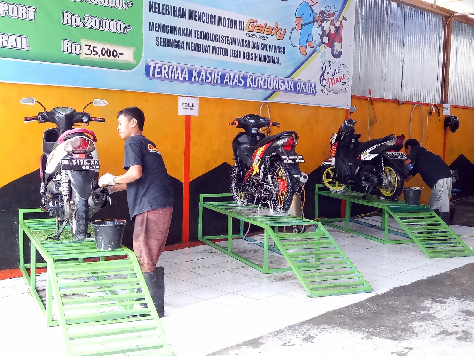 Desain Spanduk Cuci Motor Mobil Homecare24