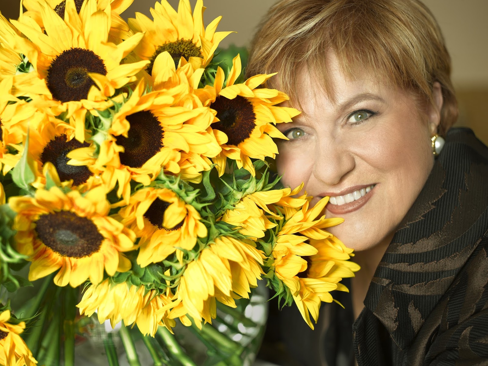 Cruise Diva: Philanthropist Lin Arison To Serve As Godmother Of ...