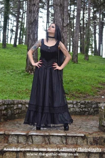 The Gothic Shop Blog: Sinister Photoshoot with Arnela and Sumea Sjenar