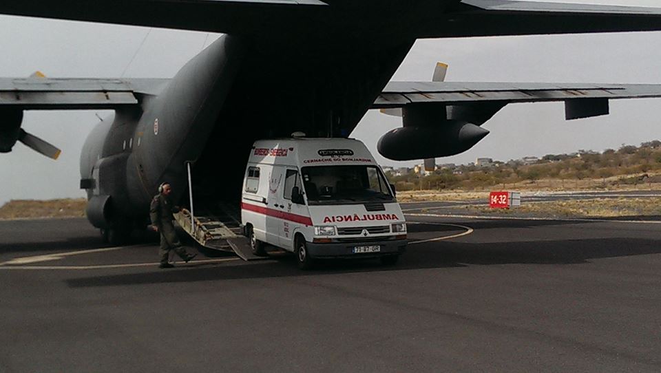 Força Aérea Apoia Cabo Verde - VIDA DE BOMBEIRO
