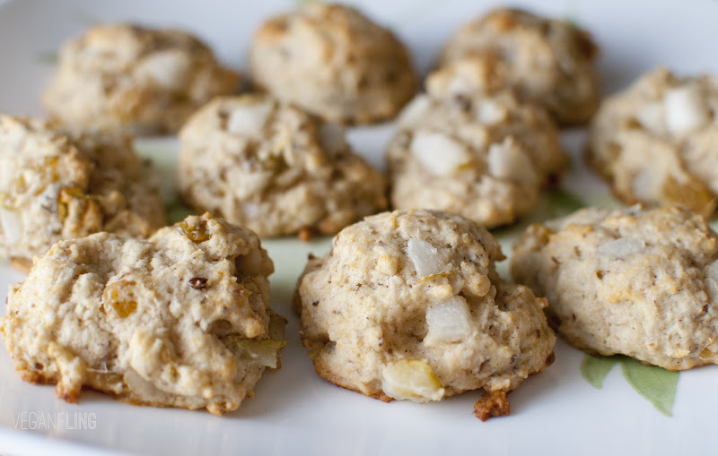 VeganFling: Pear and Golden Raisin Cookies