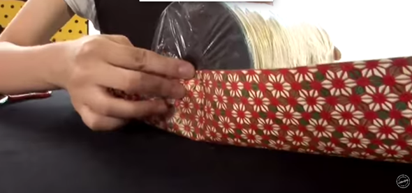 How To Gift Wrap A Cylindrical Object | Creative Gift Wrapping