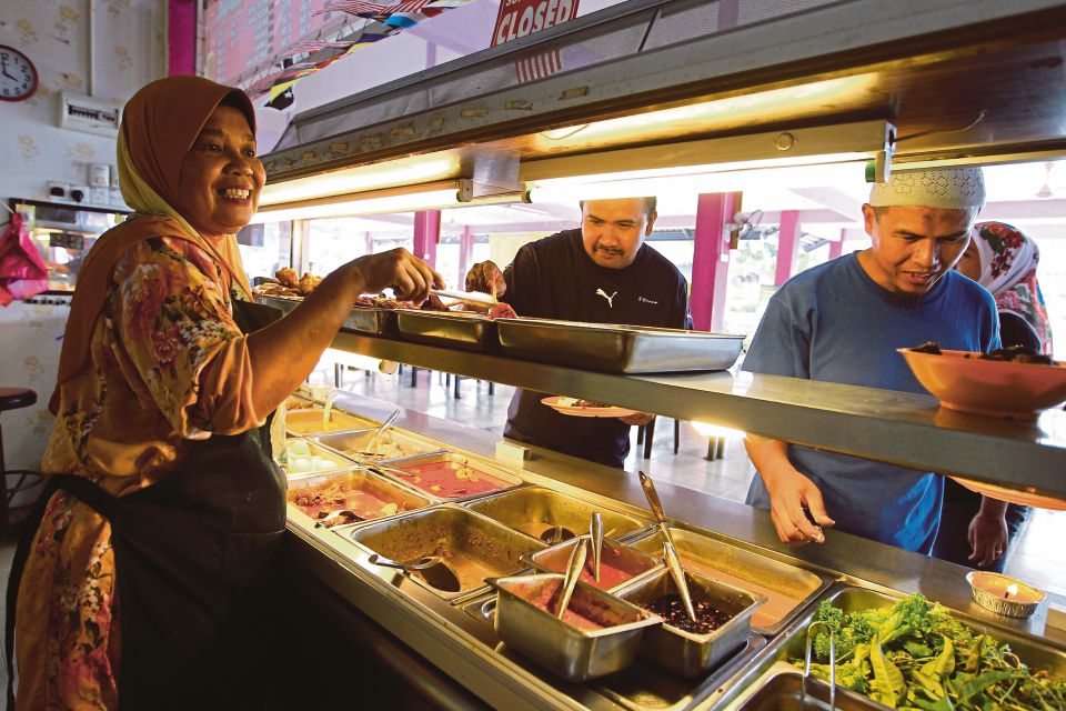 KEUNIKAN DAN KEENAKAN GULAI ASAM ROM JERANTUT | AKU ANAK PAHANG