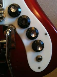 Craigslist Vintage Guitar Hunt: Holman Wildcat for sale in Springfield MO