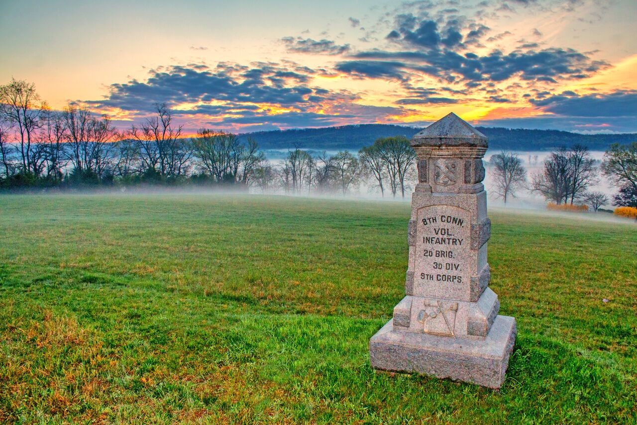 JOHN BANKS' CIVIL WAR BLOG: Antietam: 8th Connecticut monument at sunrise