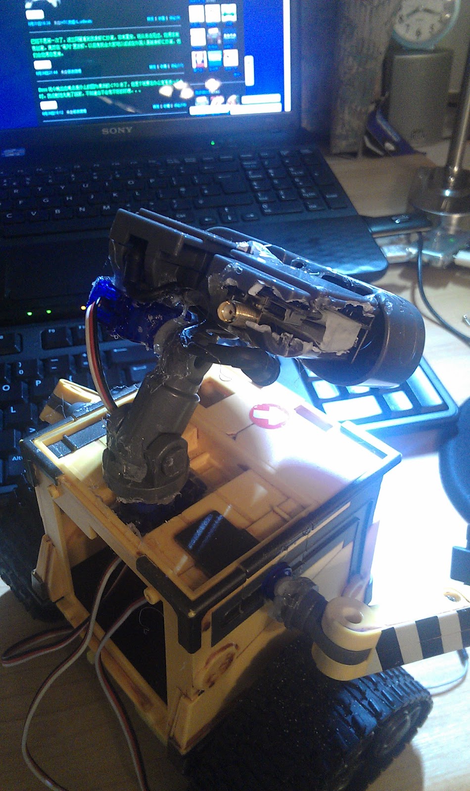 Wall E Robot (object/sound recognition, AI) - Oscar Liang