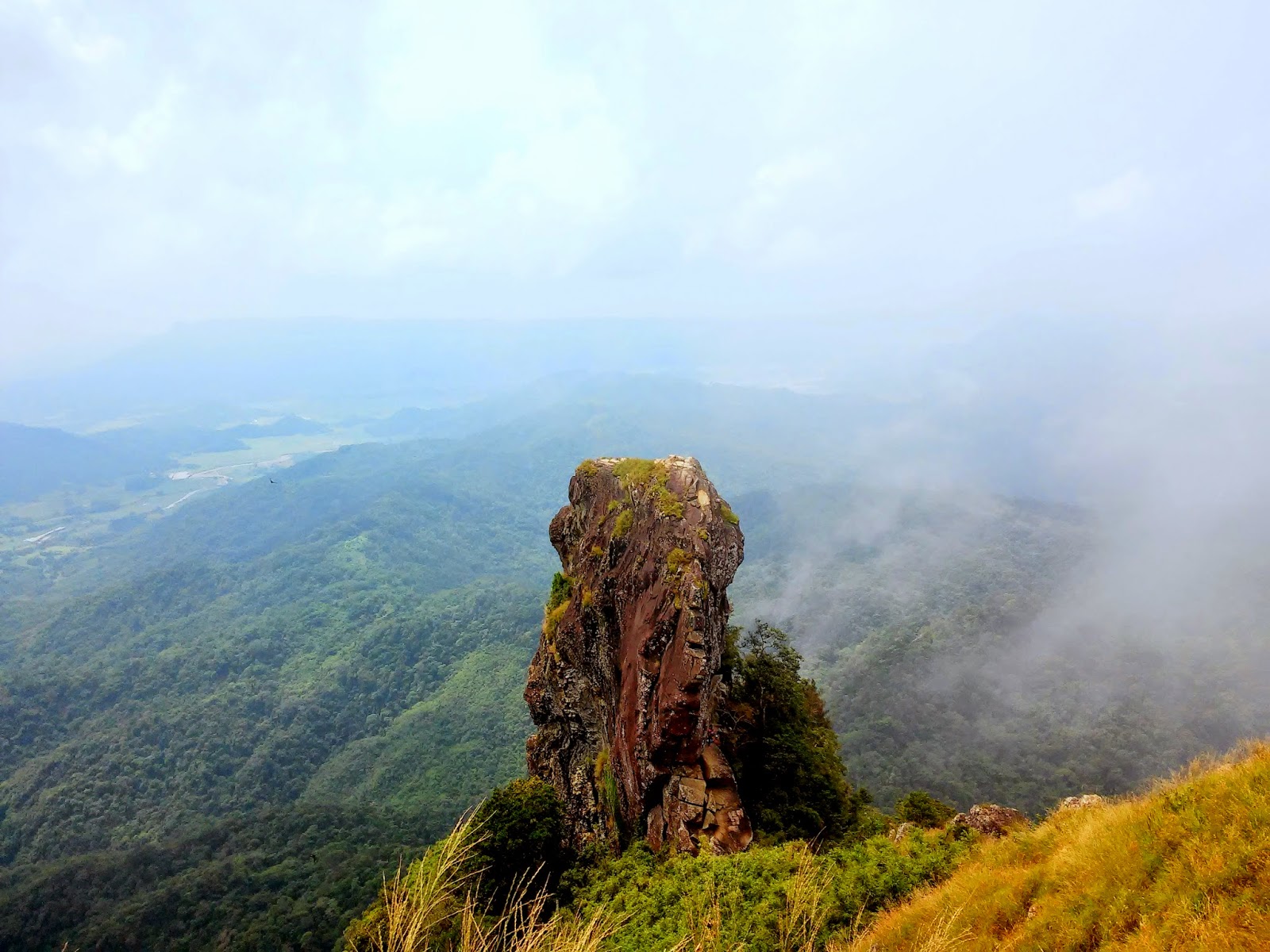 Mt. Pico De Loro Day Hike - moredantravels