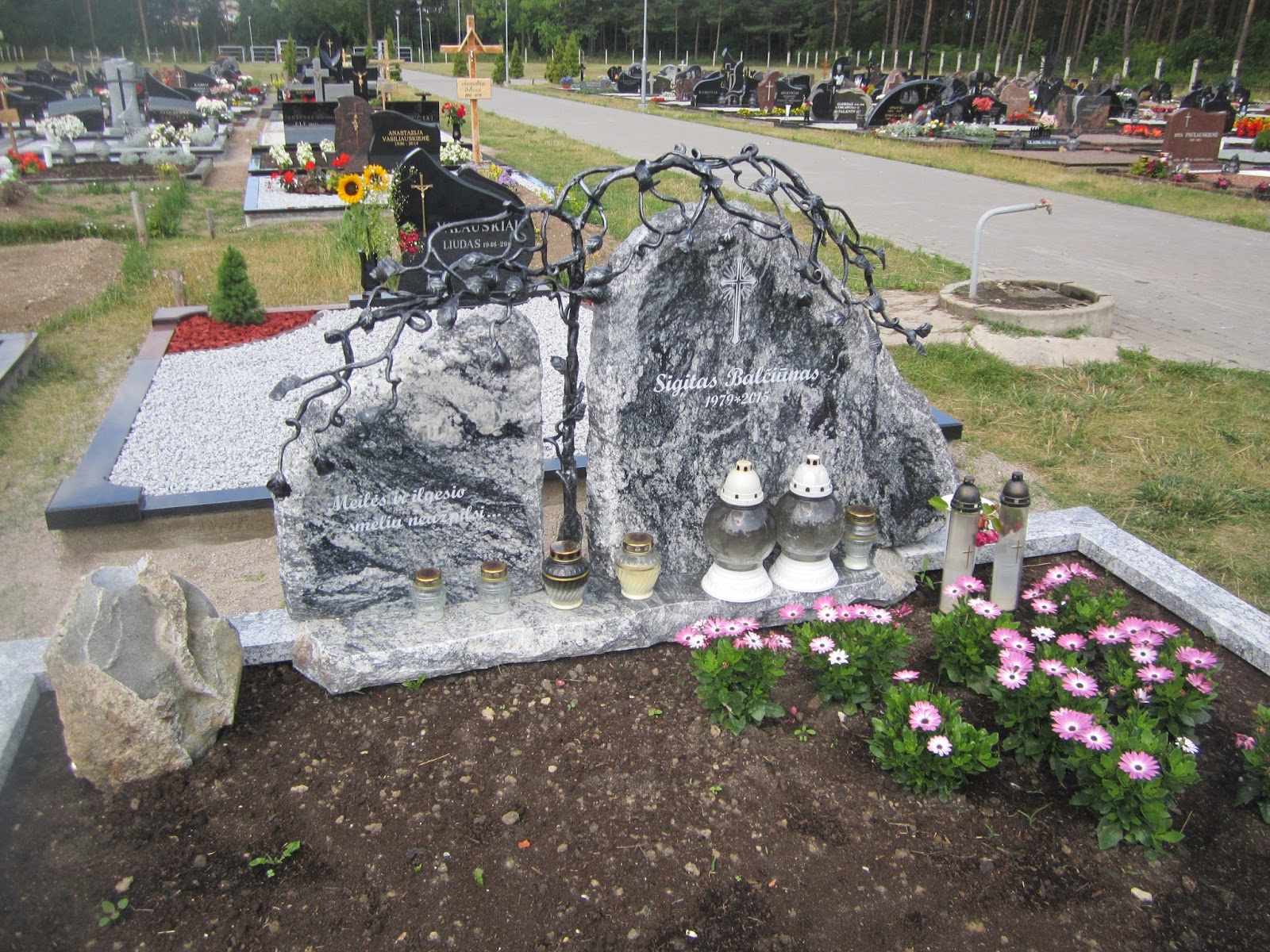 paminklų projektavimas ,paminklų gamyba - statymas , paminklai ...
