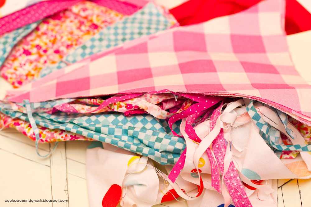 cool spaces in donosti: DIY / HAZLO TU MISMO: FABRIC FLAGS / BANDERITAS ...