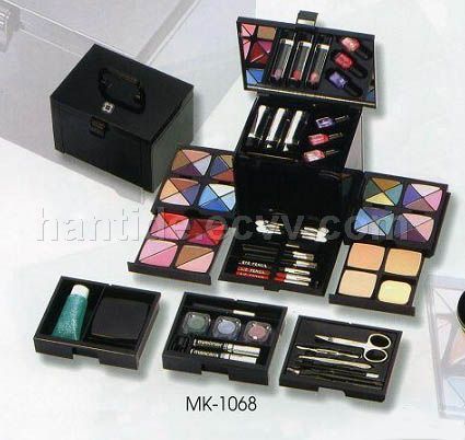 SHE FASHION CLUB: Mac Makeup Kits