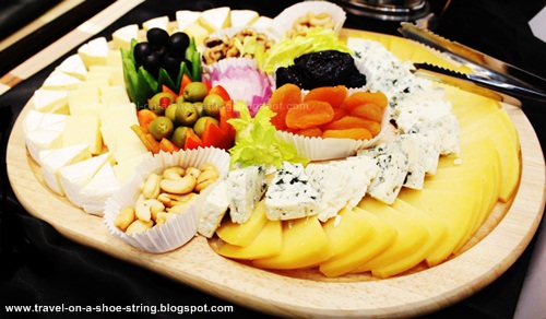 ETIHAD AIRWAYS GREAT CHOICE OF MEALS FROM MACROASIA CATERING SERVICES ...