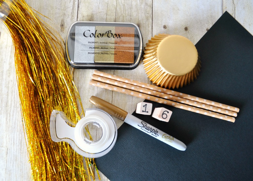 New Year's Eve DIY Cupcake Toppers - I Heart Crafty Things