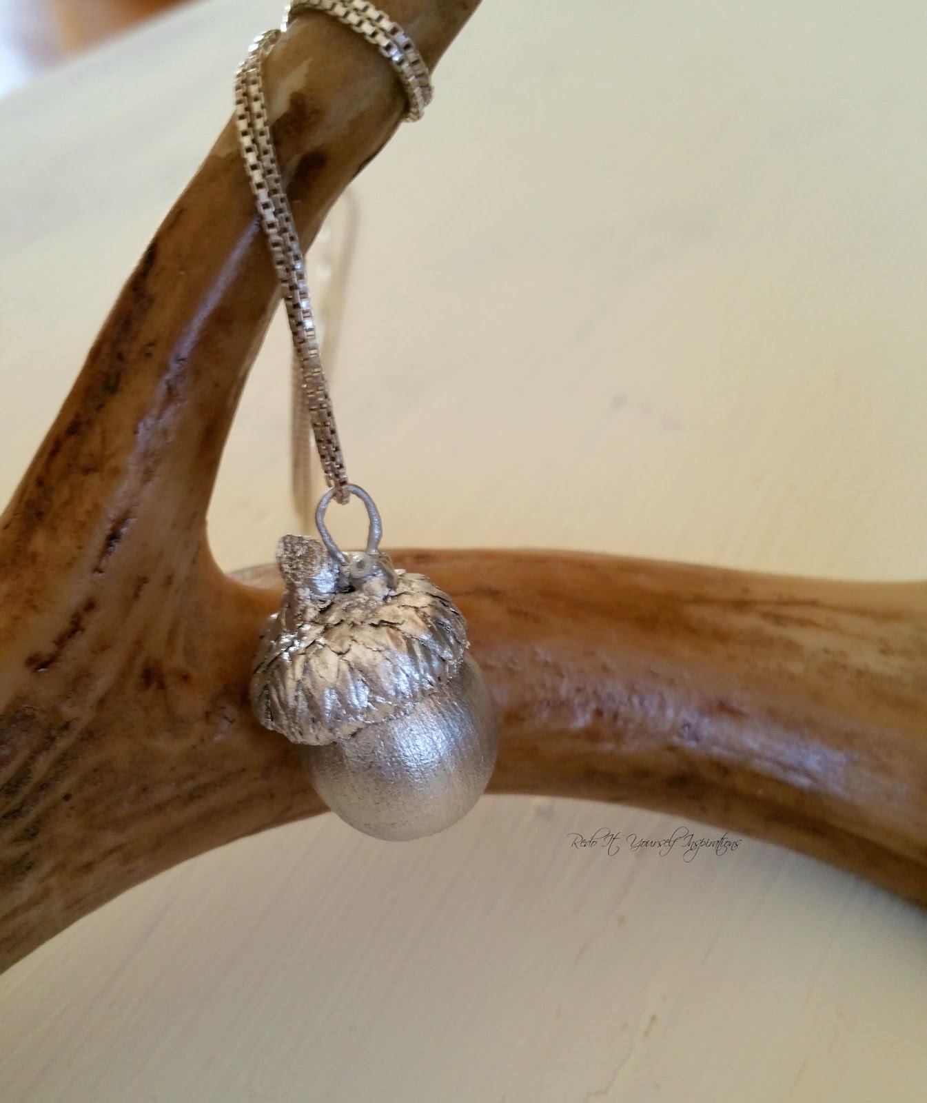 DIY Acorn Pendant | Redo It Yourself Inspirations : DIY Acorn Pendant