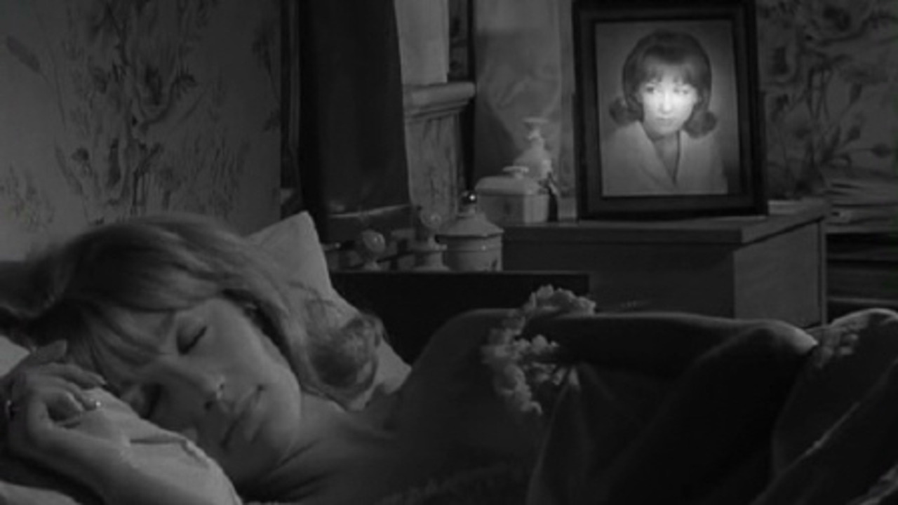 Baker's Log: A Quick Look: THE NIGHT CALLER (1965)