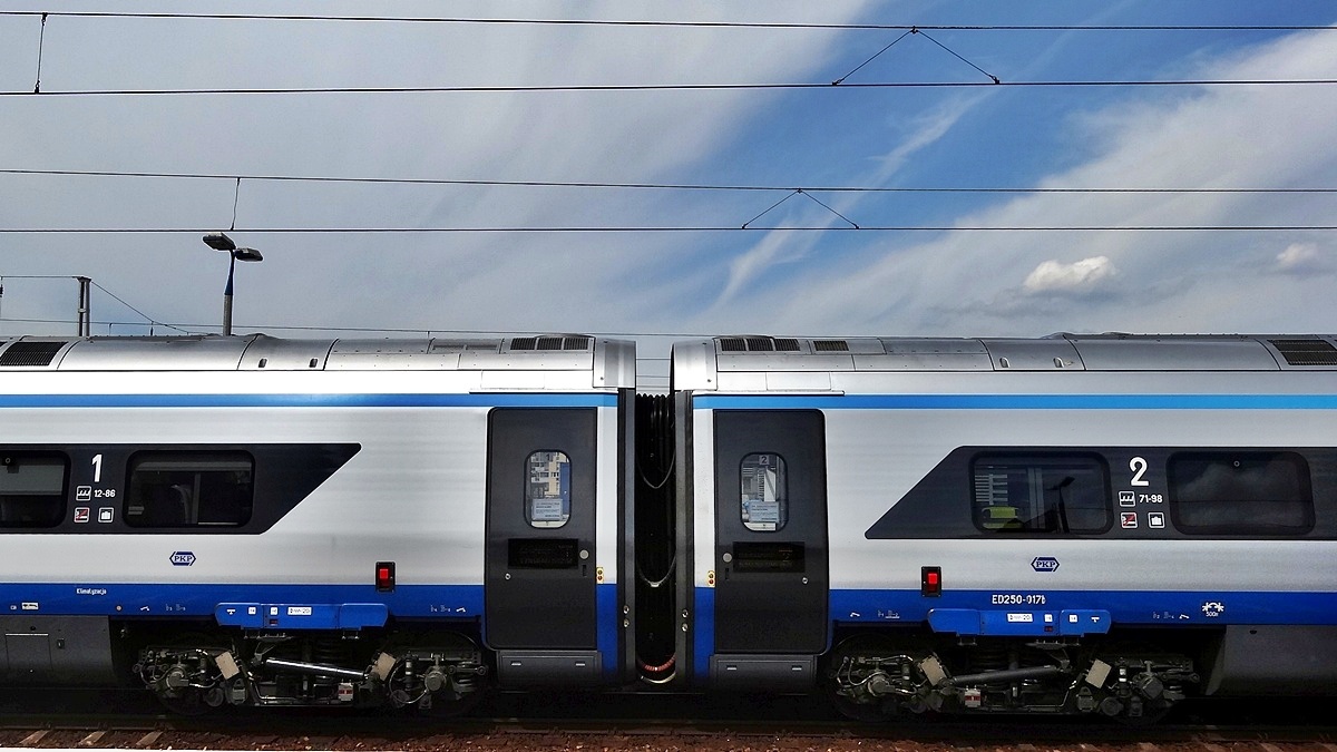 ED250-017 na Wschodniej jako EIP z Krakowa do Gdyni | Torowy