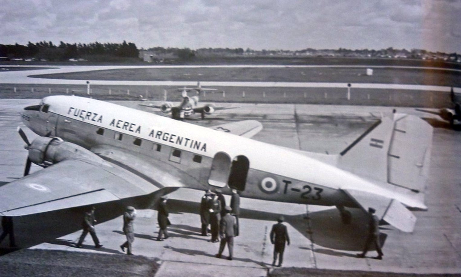 Historias Individuales: LV-XFT (T-23) Douglas DC-3C c/n 19997