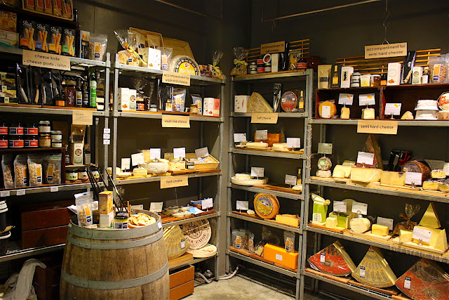 Gourmet food store jones the grocer at Dempsey Hill refreshed! | CAMEMBERU