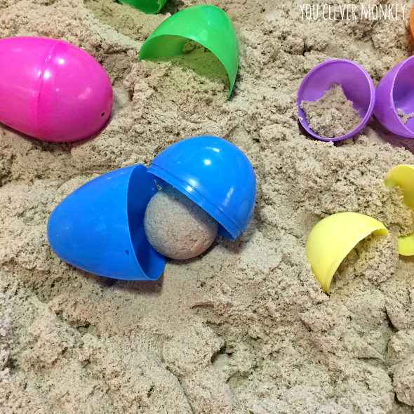 EASTER EGGS AND KINETIC SAND | you clever monkey