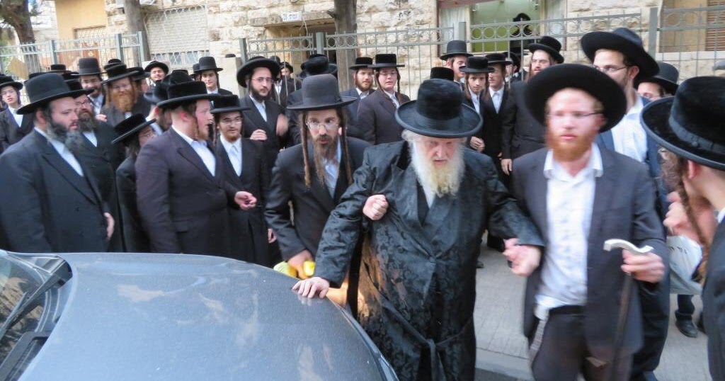 Hefkervelt : Harav Moshe Sternbuch Shlita will Visit Lakewood this Thursday