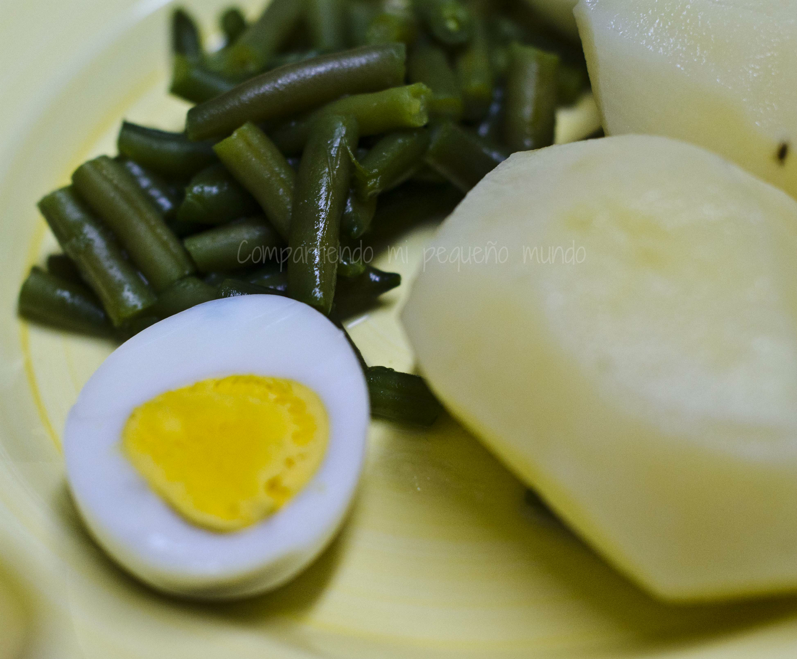 COMPARTIENDO MI PEQUEÑO MUNDO: PATATAS HERVIDAS CON SALSA DE TOMATE TORRADO