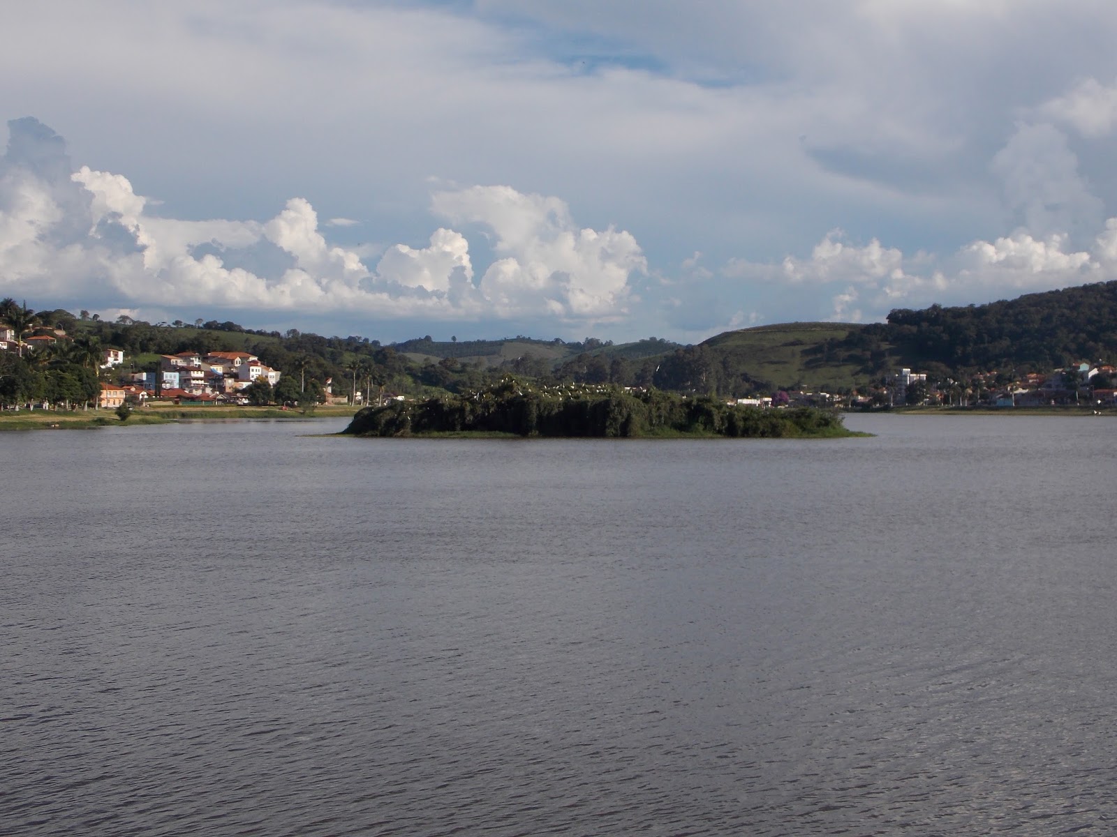 Barbados Brotherhood: LAMBARI-MG / DIA 1 - LAGO GUANABARA