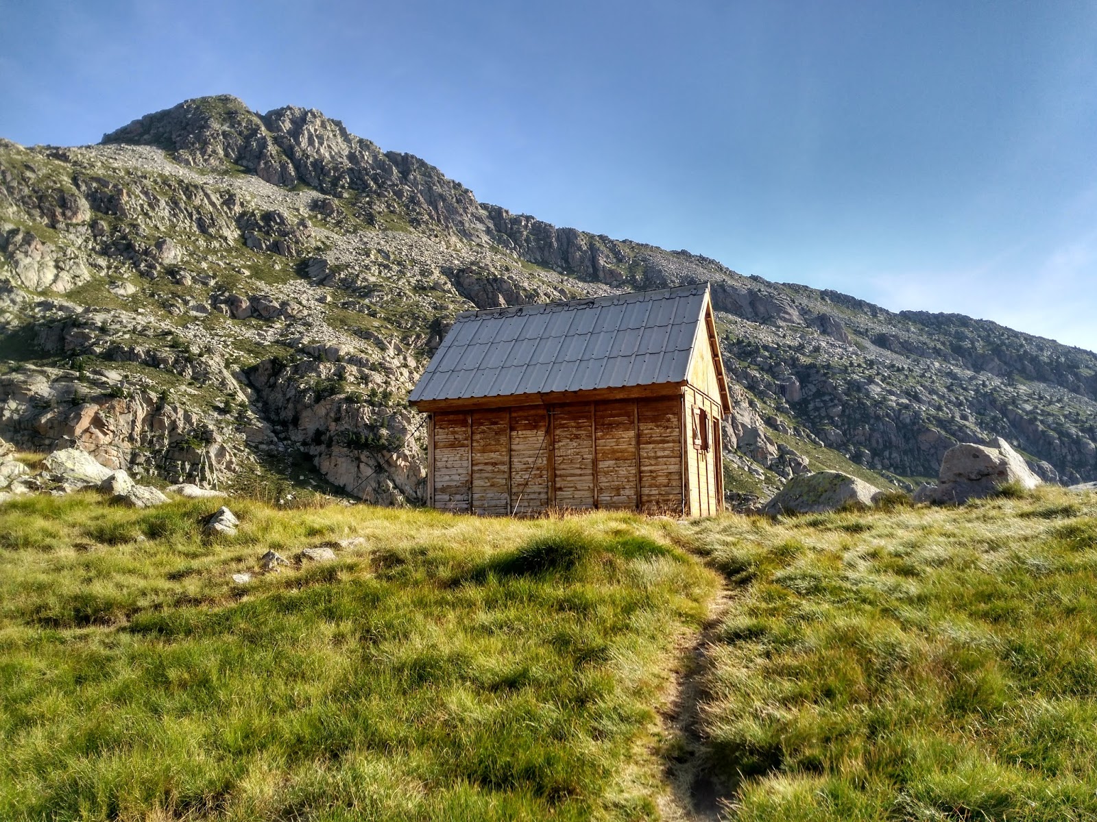 La ruta completa del GR11 por los Pirineos: Etapa 16: Refugi Conangles ...