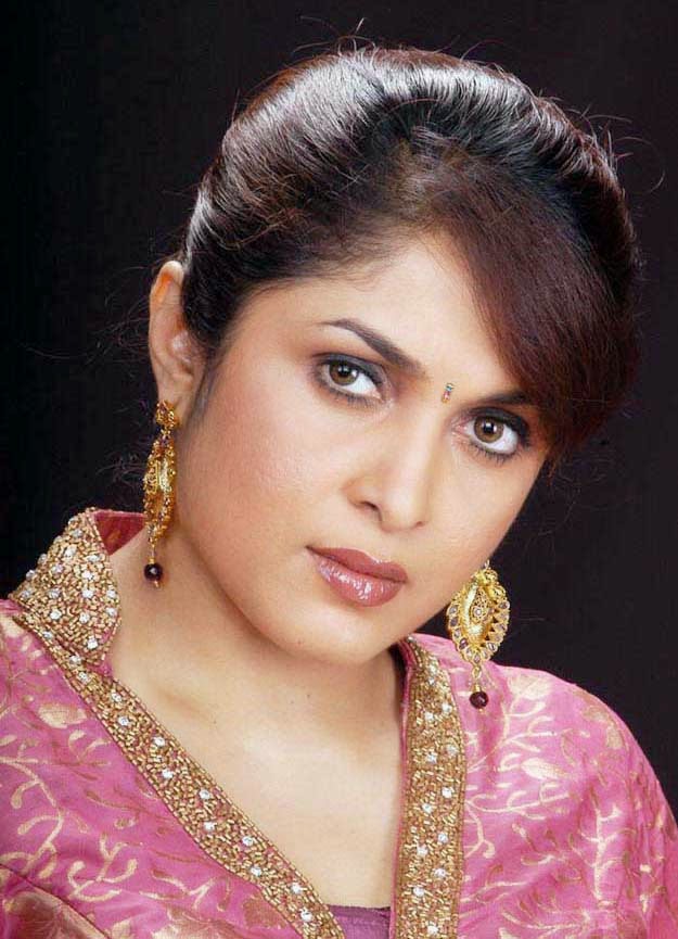 ALL-IN-ONE WALLPAPERS: Ramya Krishna HD Wallpapaers