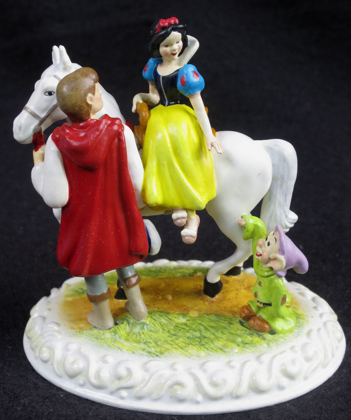 Filmic Light - Snow White Archive: 2000-02 Olszewski Story-Time Minatures