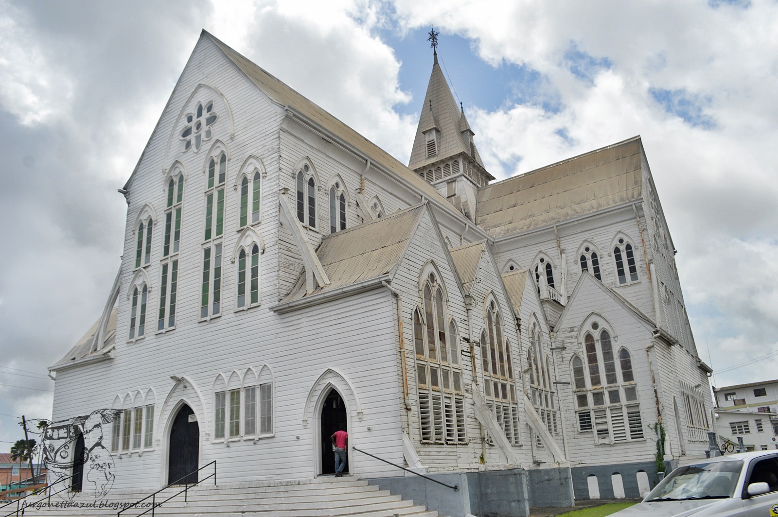 FURGONETA AZUL: GEORGETOWN, CAPITAL DE GUYANA.