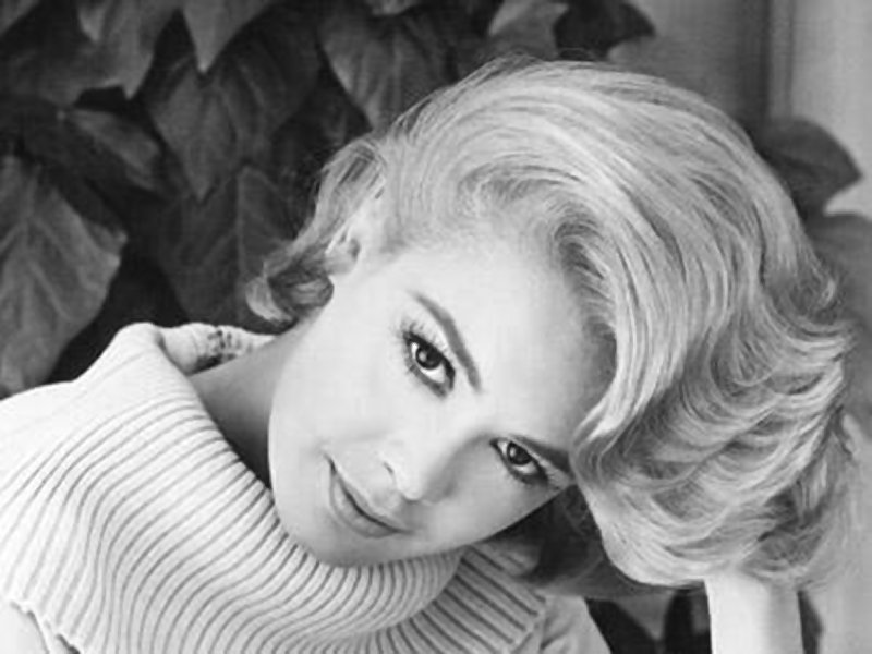 Dazzling Divas: Sandra Dee