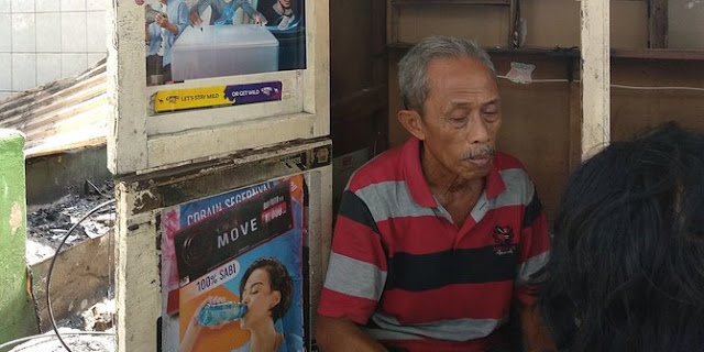 Nestapa Pak Usma, Rugi Rp 20 Juta Usai Kios Rokok Dibakar & Dijarah ...