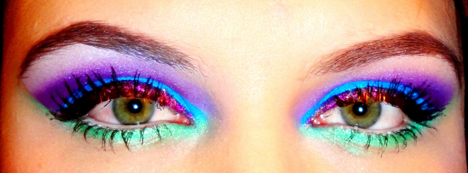 Lady Dyvine: Machiaj colorat: Albastrul - purtabil sau insuportabil?