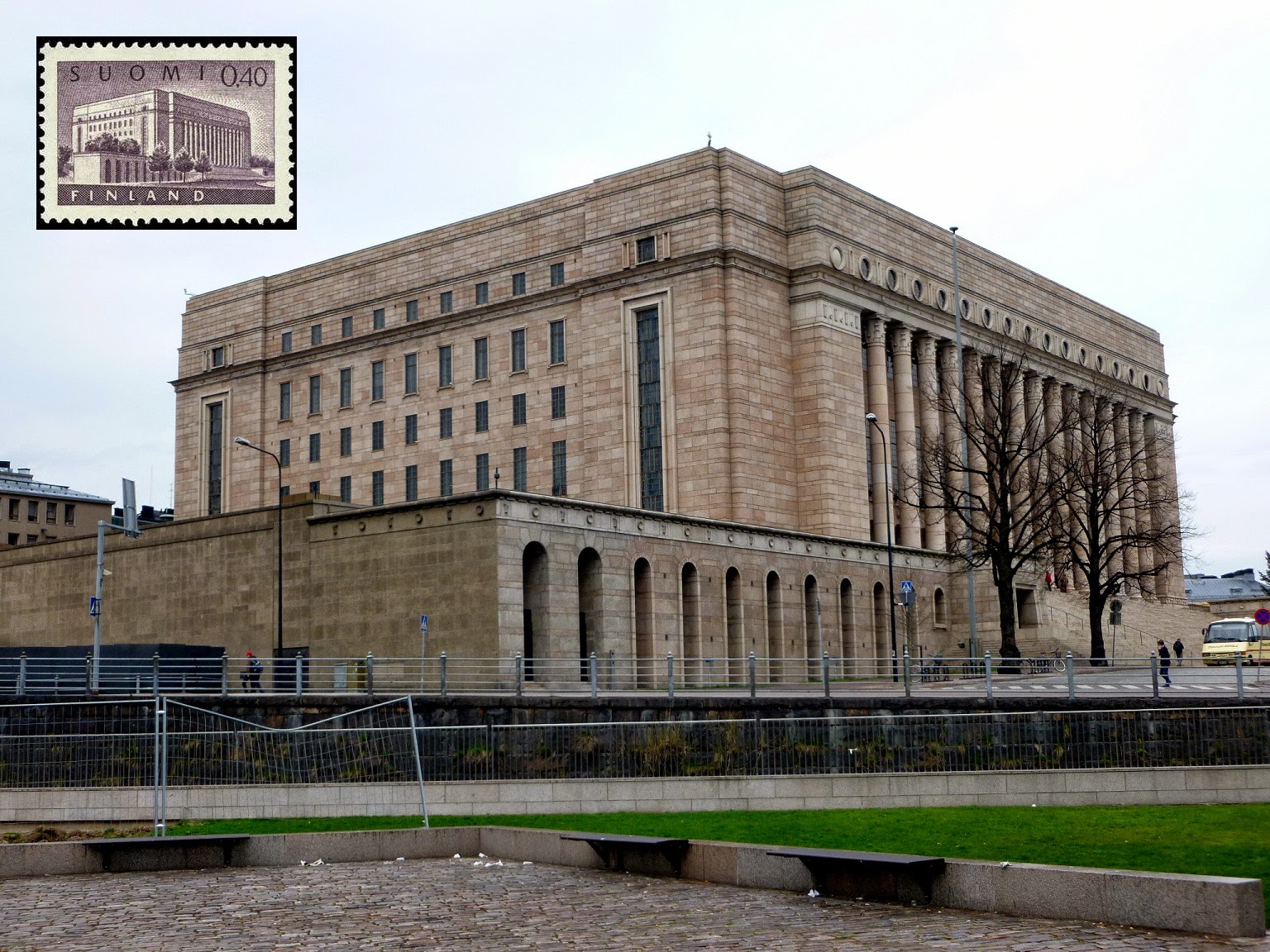 Photo-ops: Philatelic Photograph: Parliament Building - Helsinki, Finland