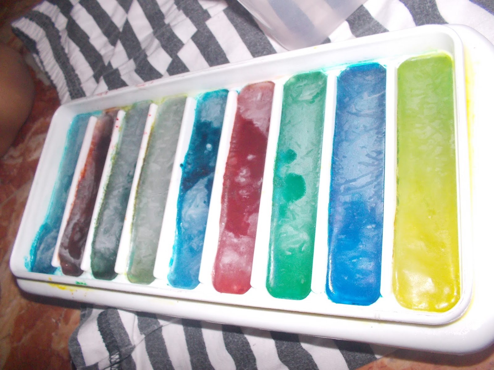 Ice Sensory Play for Toddlers - H A P P i M E S S