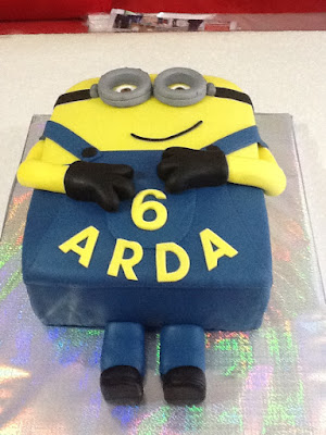 tatli buketi : MİNİON PASTA ...