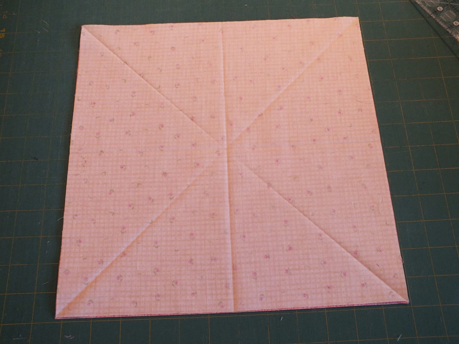 straythreads: Snail Trail cutting