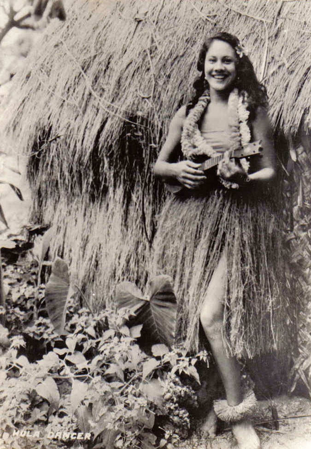 Vintage Hula Girls – 26 Charming Snapshots of Women in Hula Dace ...