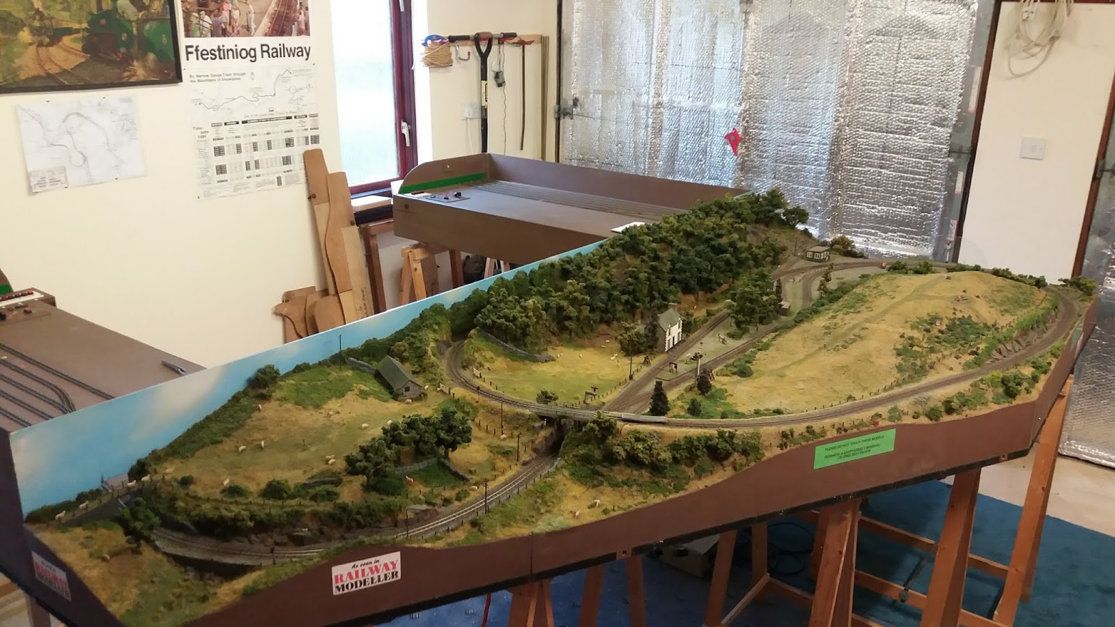 BRON HEBOG: Shakedown