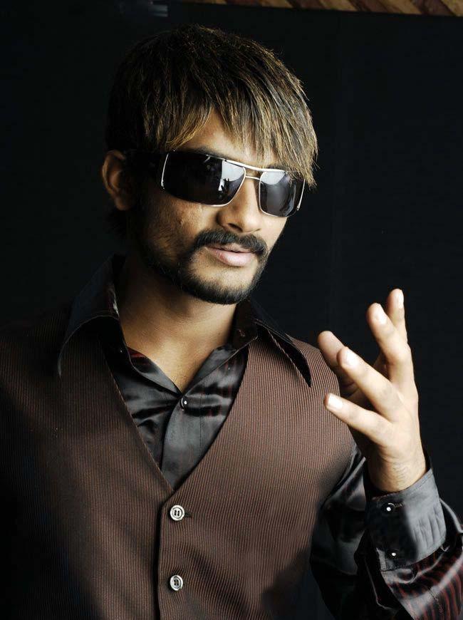 Kasthoori Kannada: Personalities - Yogesh (Loose Mada)