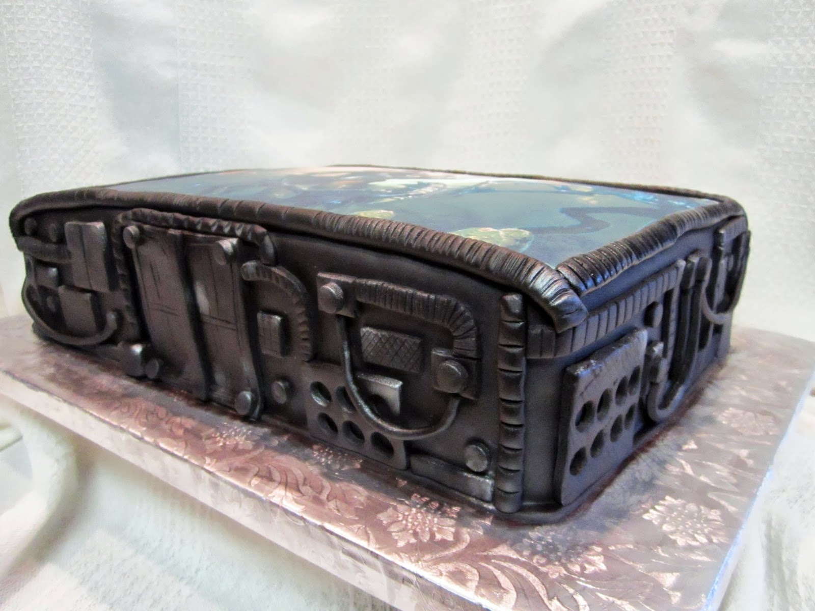 MyMoniCakes: Alien VS Predator Cake with edible image AVP Cake ...